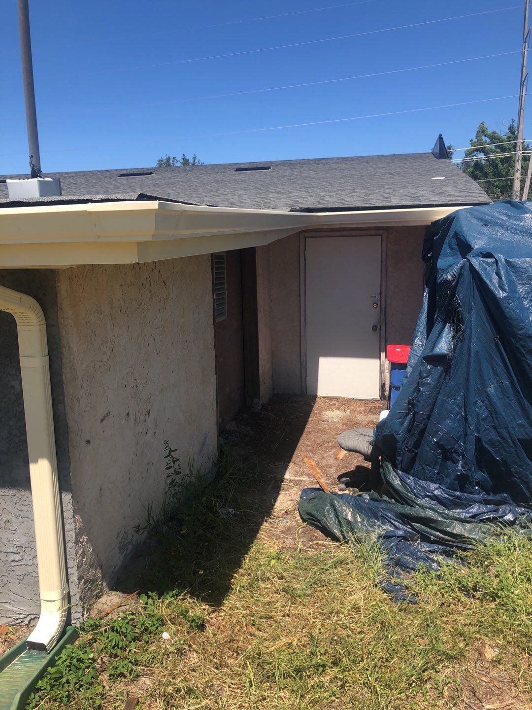 Install Seamless Gutter In Panama City, FL 32404 - Panama City Gutter